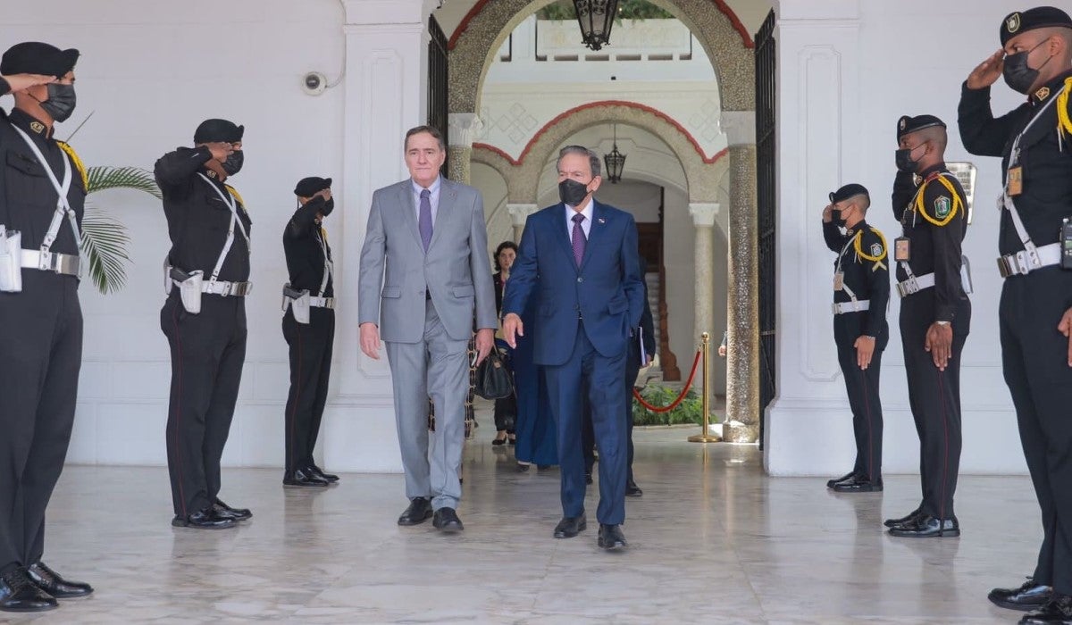 PAHO Director visits Panama, meets President Laurentino Cortizo Cohen ...