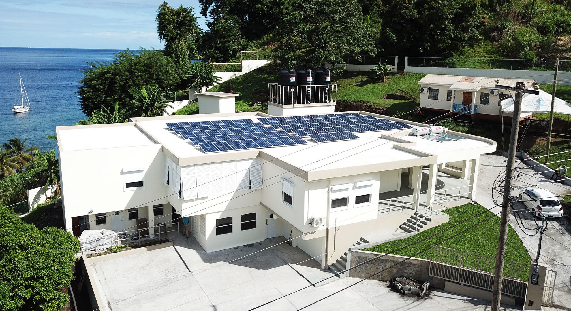 PAHO/WHO promotes safe, green and "smart" hospitals in the Caribbean ...