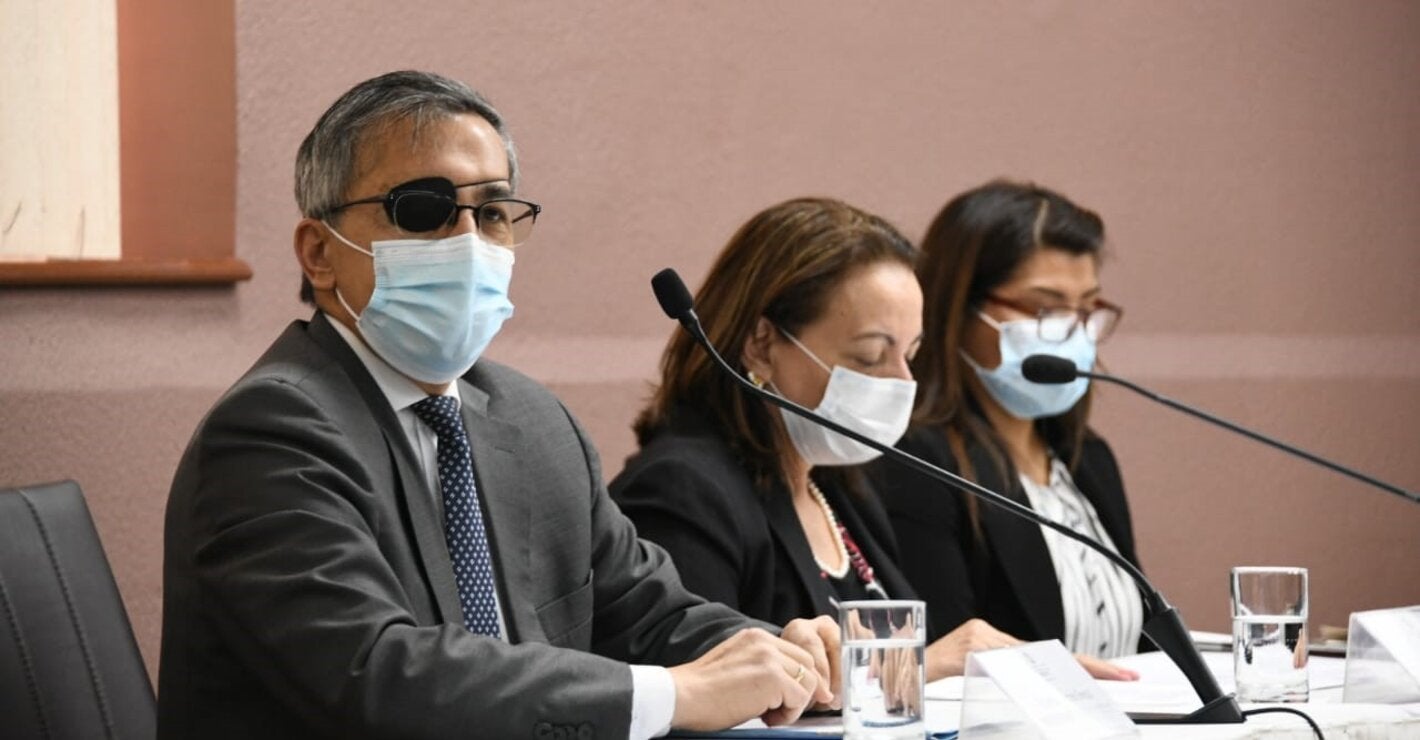 OPS y GAVI entregan al Ministerio de Salud 600 equipos informáticos ...